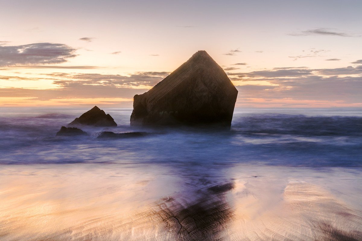 THE ROCK par Andrew Lever | Acheter de l'art en ligne | Rise Art