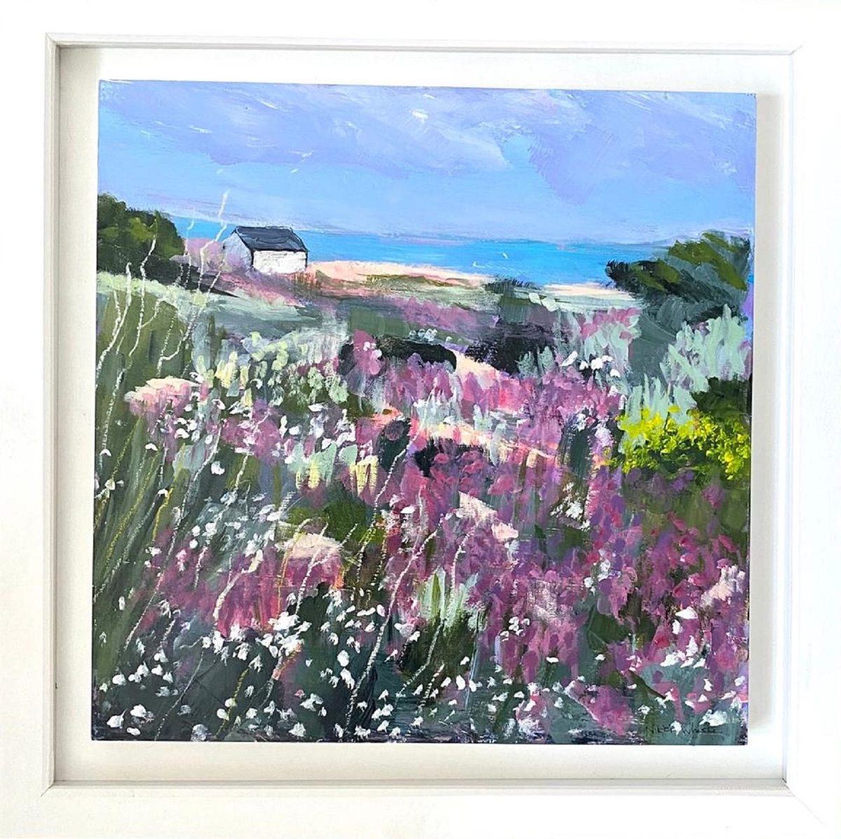 Wild Flowers and Distant Beach Hut par Nikki Wheeler | Acheter de l'art ...