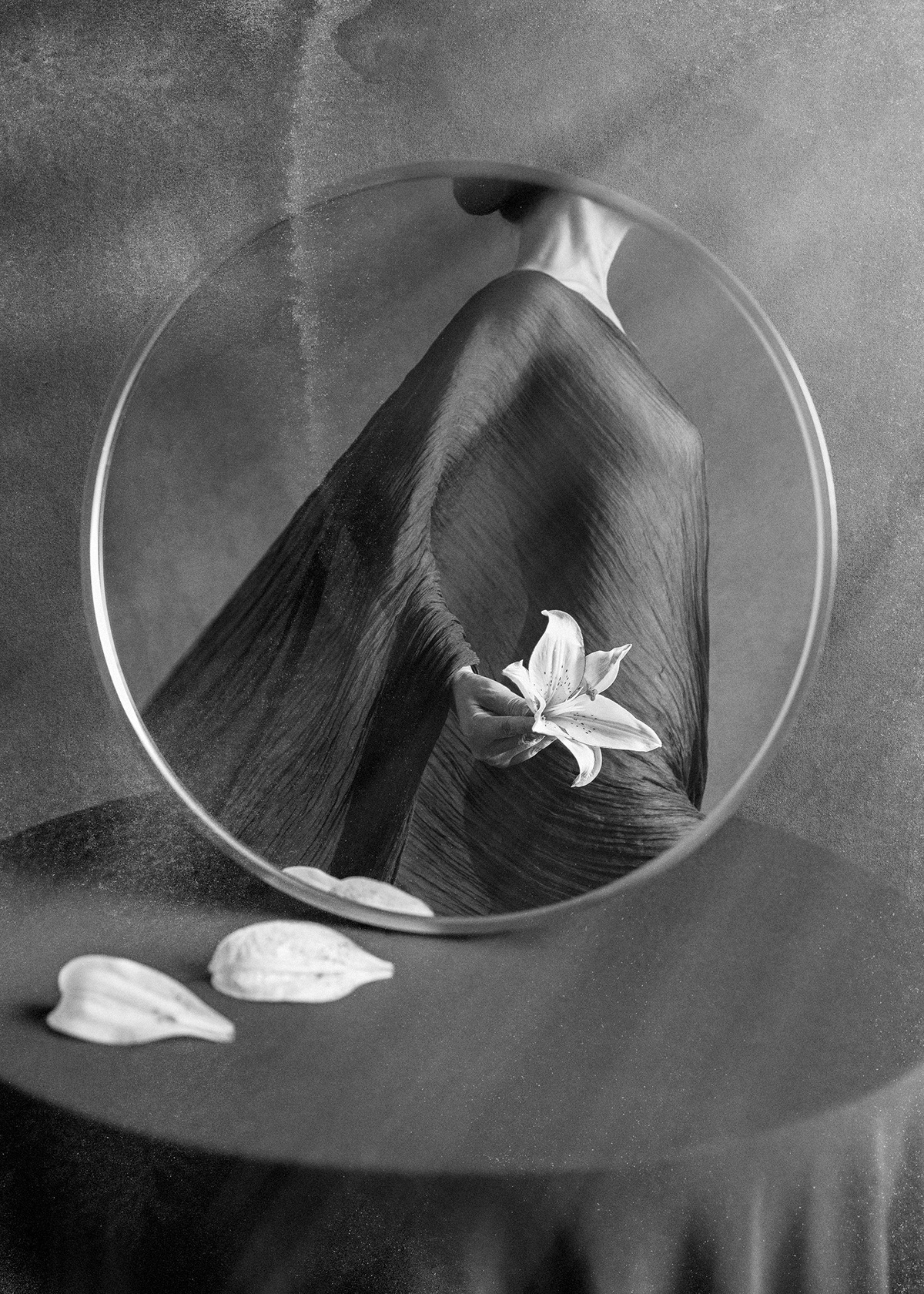 Rendering Light through Dust #4 by Xidong Luo | Buy Art Online | Rise Art