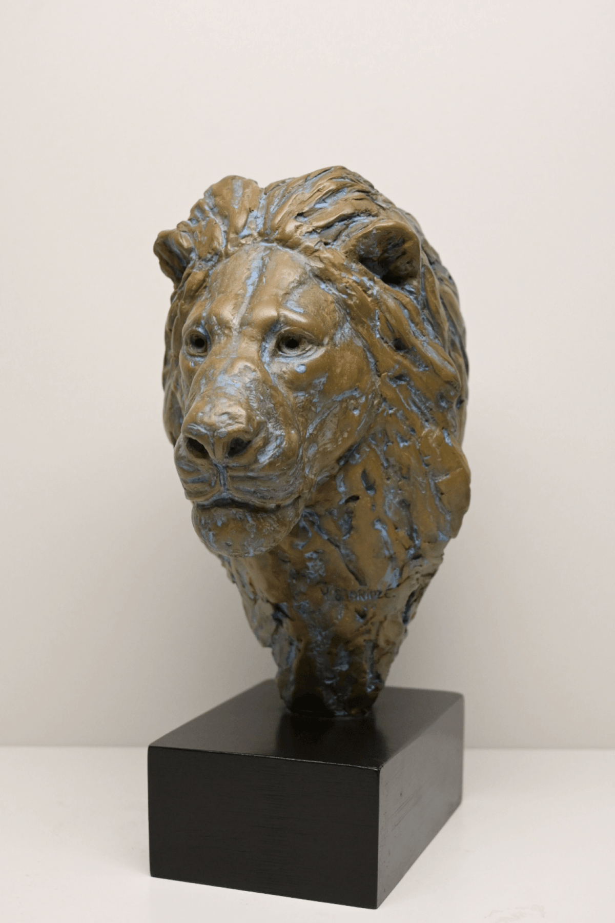 Buste de lion by Valerian Sioridzé | Buy Art Online | Rise Art