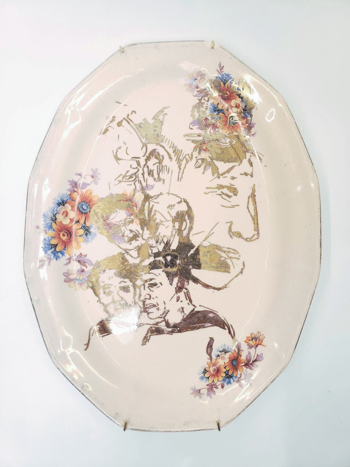 Whispering into His Ear par Simon Tatum | Acheter de l'art en ligne ...