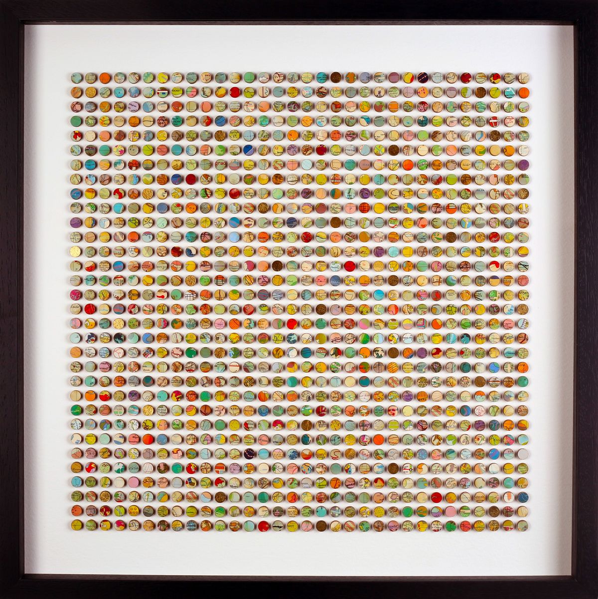 One Thousand & Twenty Four World Map Dots par Amelia Coward | Acheter ...