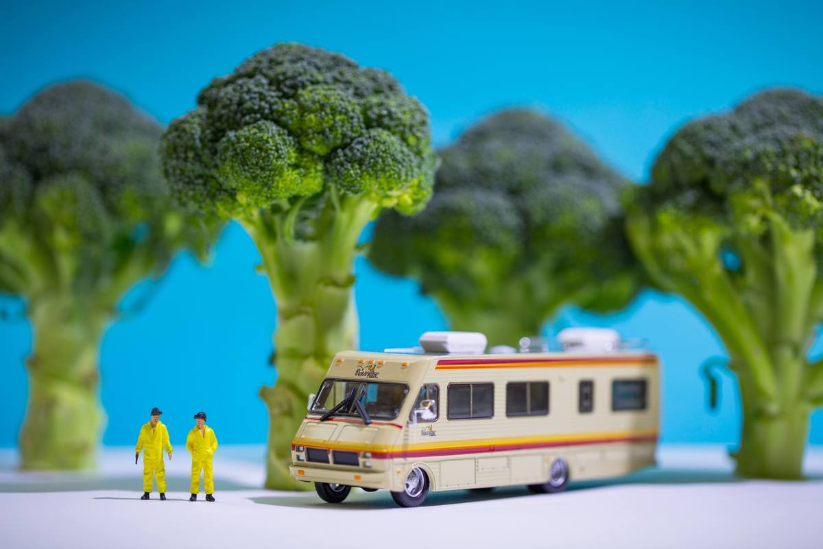 Breaking Broccoli by David Gilliver | Buy Art Online | Rise Art