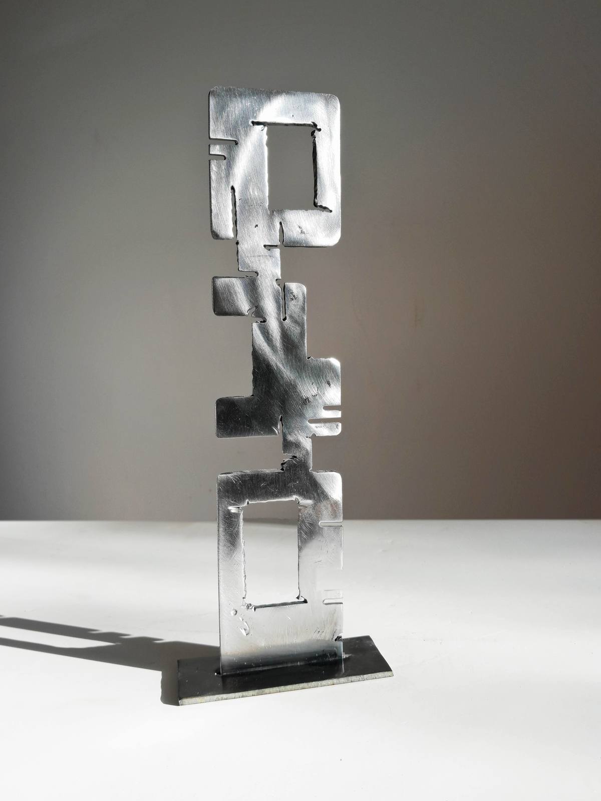 Urban totem by Jérôme Poumès | Buy Art Online | Rise Art